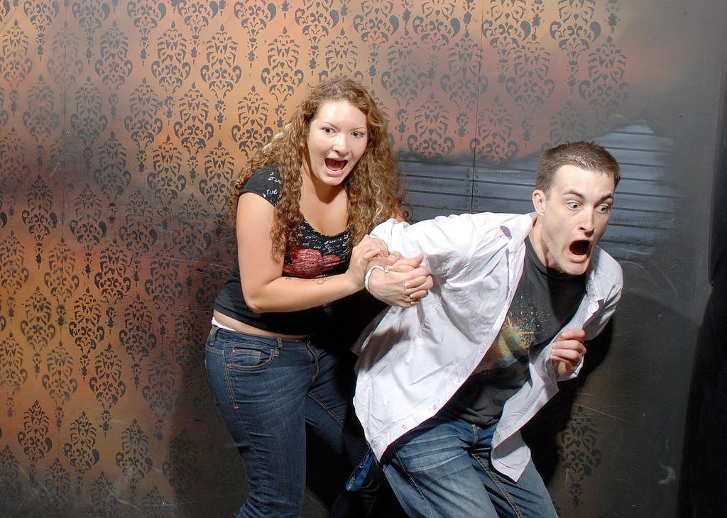 The Funniest Haunted House Reactions You'll Ever See - fascinately