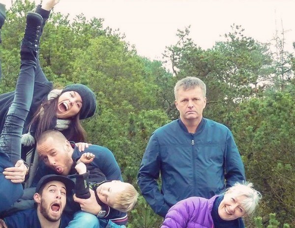 18 Family Photos Gone Wrong... Very Wrong - fascinately