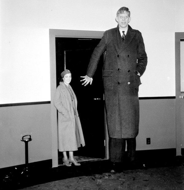 Tragic Story of the Tallest Man in History - fascinately