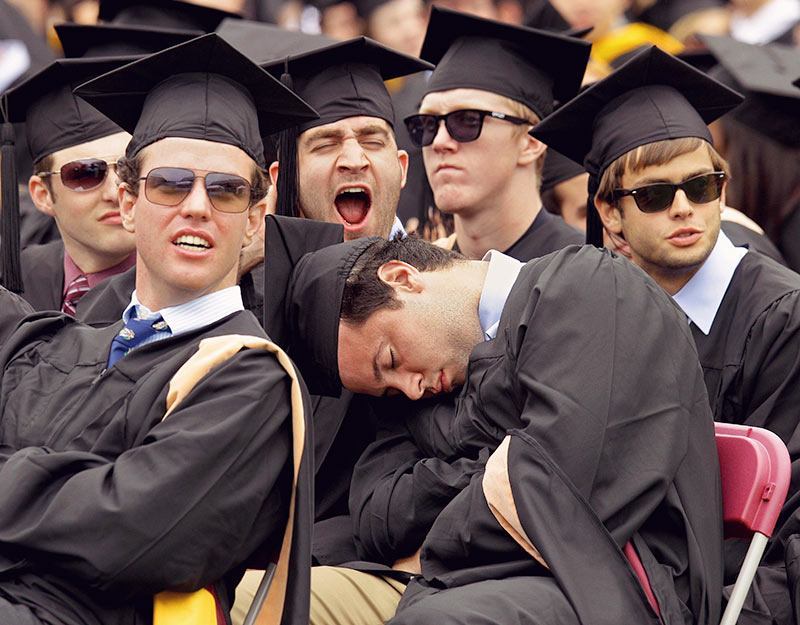 Hilarious Candid Photos of College Students Sleeping Through Graduation ...
